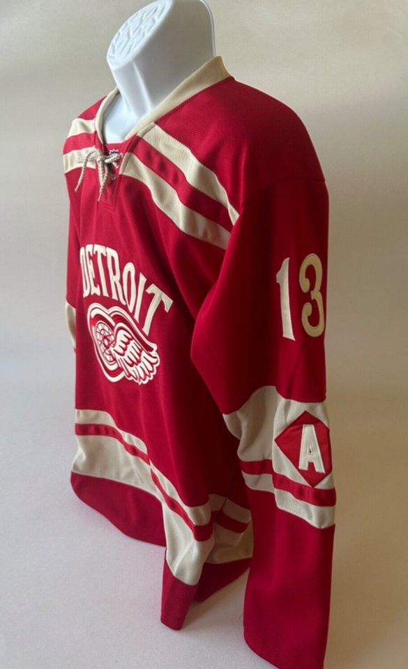 Pavel Datsyuk # 13 Detroit Red Wings NHL Hockey Jersey Size Large / L ...