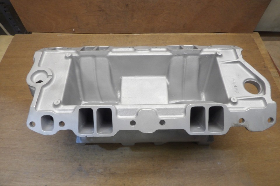 Weiand 2x4 Tunnel Ram 1984 Intake Dual Quad Carb 1912 Small Block Chevy ...