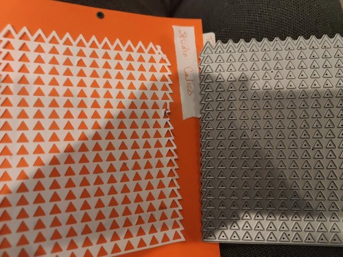 Studio Calico Triangle Background Die | eBay