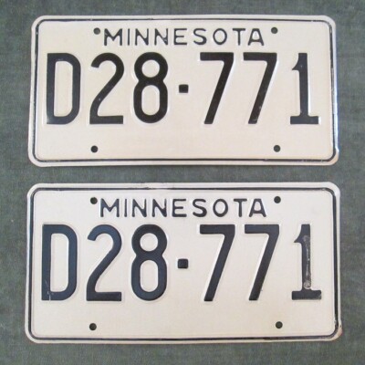 1976 Collector Minnesota License Plate Matched PAIR YOM Plates D28-771 ...