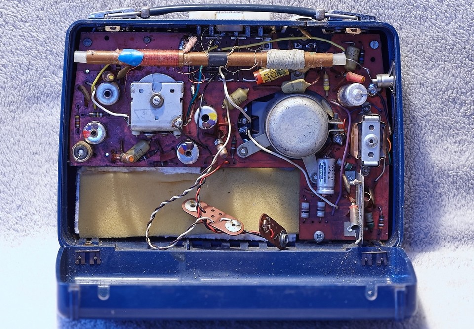 VINTAGE KOLSTER BRANDES STARLIGHT RHAPSODY MW/LW TRANSISTOR RADIO.PARTS ...