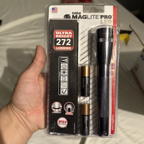 Maglite Mini PRO LED 2-Cell AA Flashlight with Holster Black - SP2P01H ...