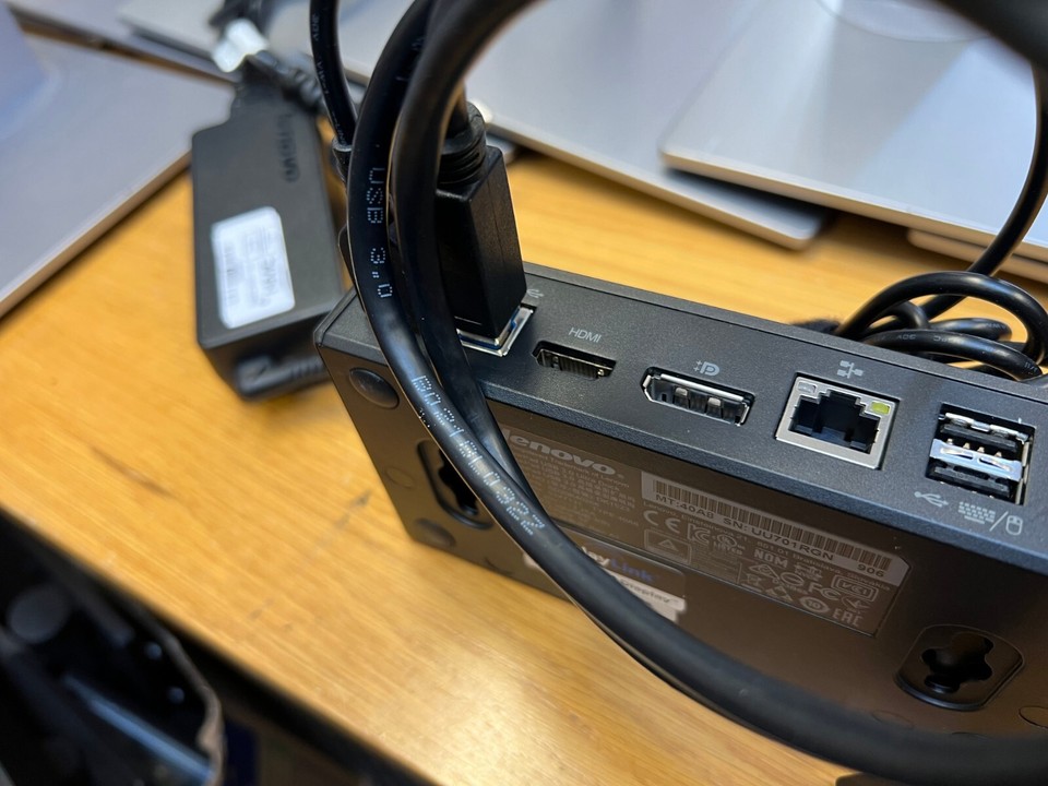 Lenovo ThinkPad USB 3.0 Ultra Dock Black & AC Adapter/Docking Cable FRU ...