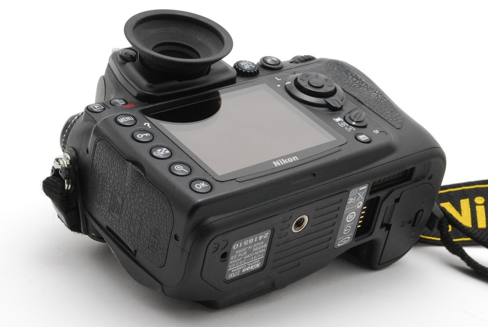 [NEAR MINT in Box ] Nikon D700 12.1 MP Digital SLR DSLR Camera Body ...