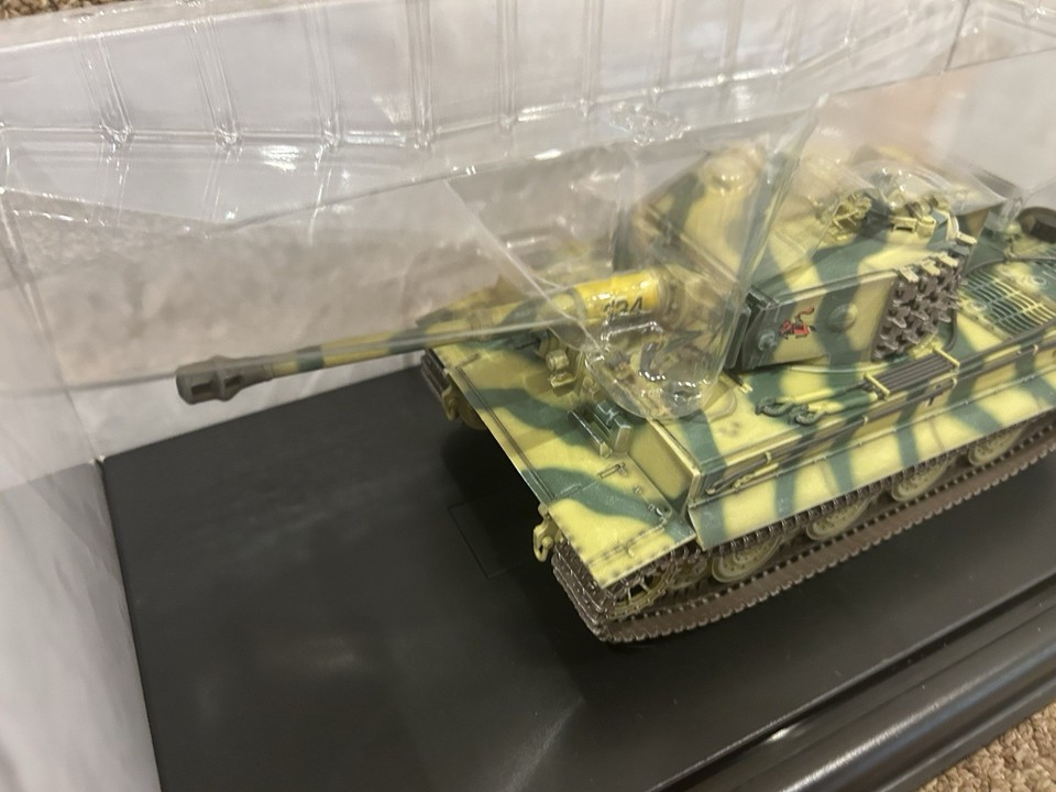 Dragon Armor 1:35 Tiger I Late Production Pz.Abt. 505, Nowe Koszary '44 ...