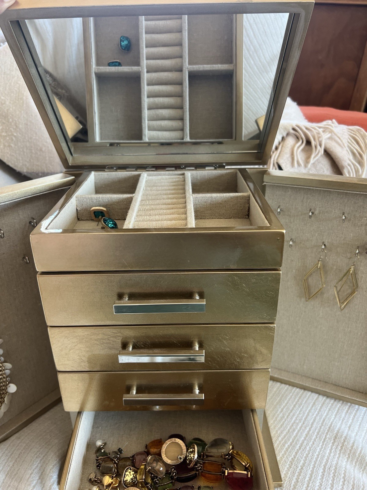 West Elm Mid-Century Champagne Lacquer Jewelry Box | eBay