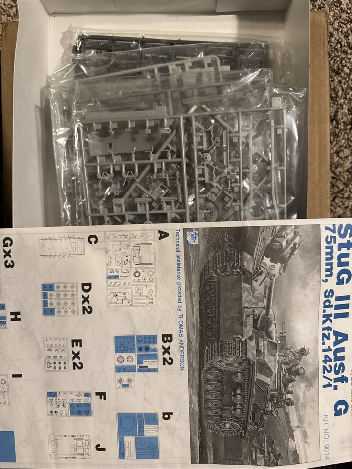 1995 Dragon DML 9014 StuG lll Ausf. G 75mm, Sd.Kfz. 142/1 Tank 1/35 ...