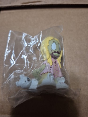 Funko Mystery Minis The Walking Dead Series 1 Teddy Bear Girl Walker As ...