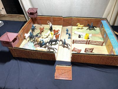 Vintage LOUIS MARX Fort Apache Carry-All Action Playset with ...