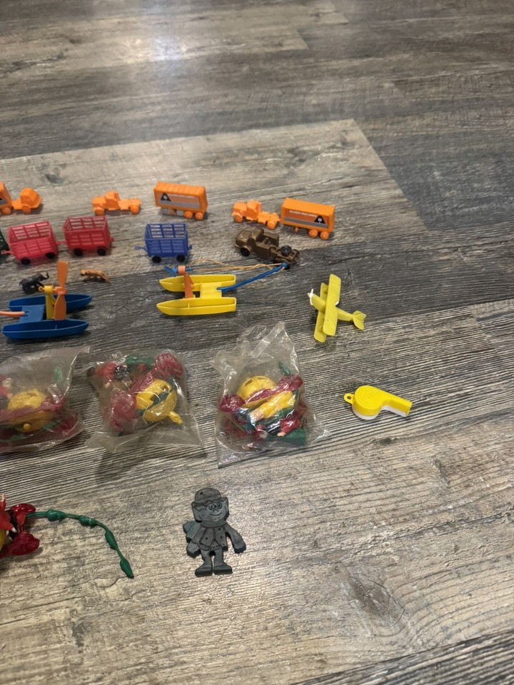 Large Lot Of Vintage Plastic Dime Store Toys planes boats trucks | eBay