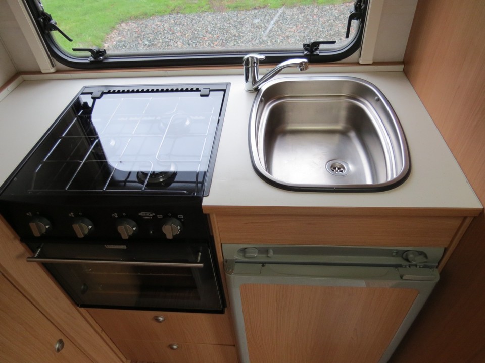 Adria Altea 360 2010 reg, 2 berth end kitchen, 17 ft, 850 kg, Mover ...