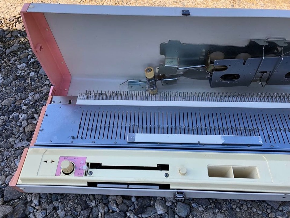 Brother PUNCH 9 KH-260 Knitting Machine Bulky 9mm Vintage B23 Untested ...