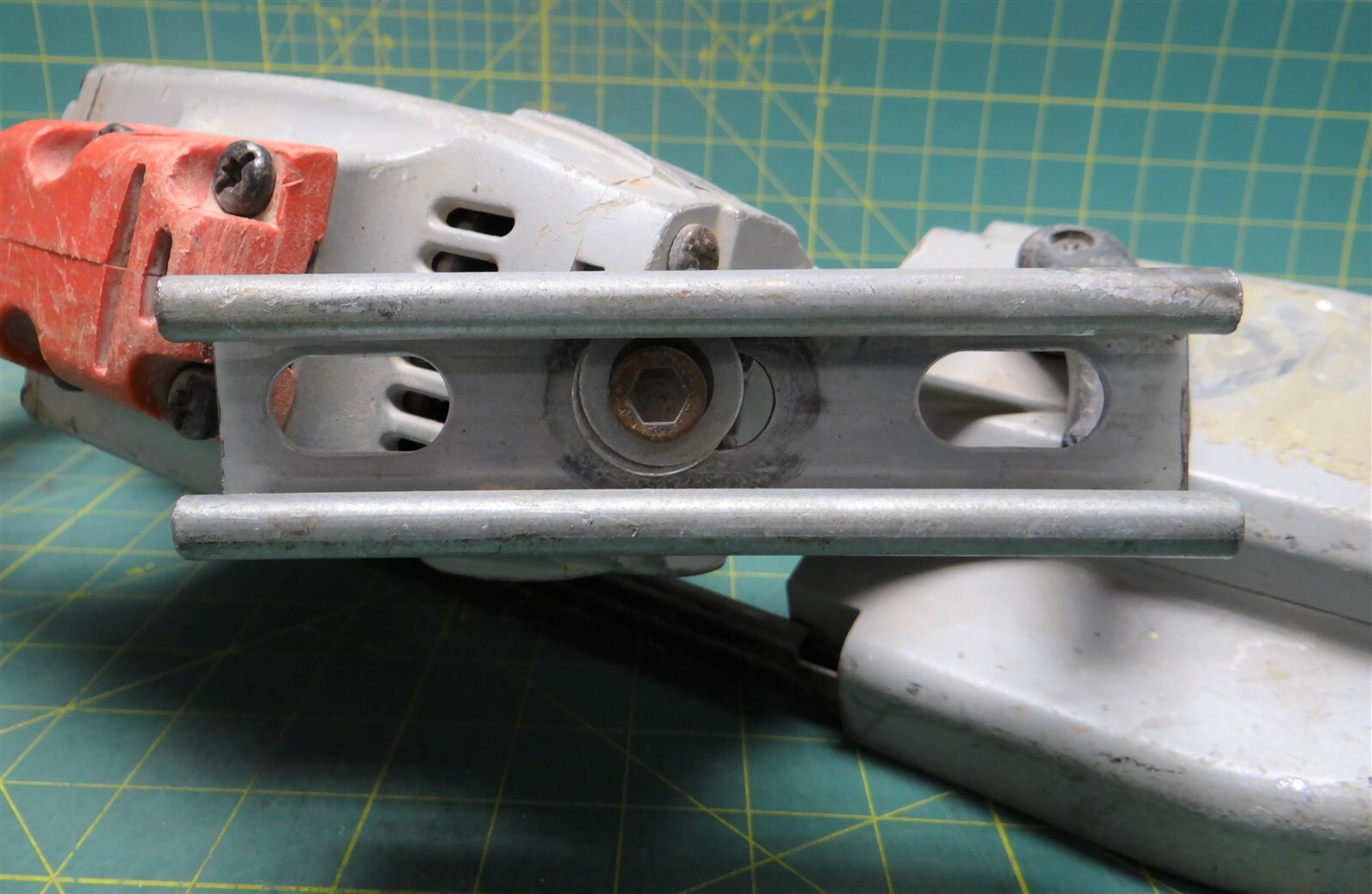 Milwaukee 6236 Deep Cut Portable Band Saw, 2-Speed, 4-¾" Deep, 250-350 ...