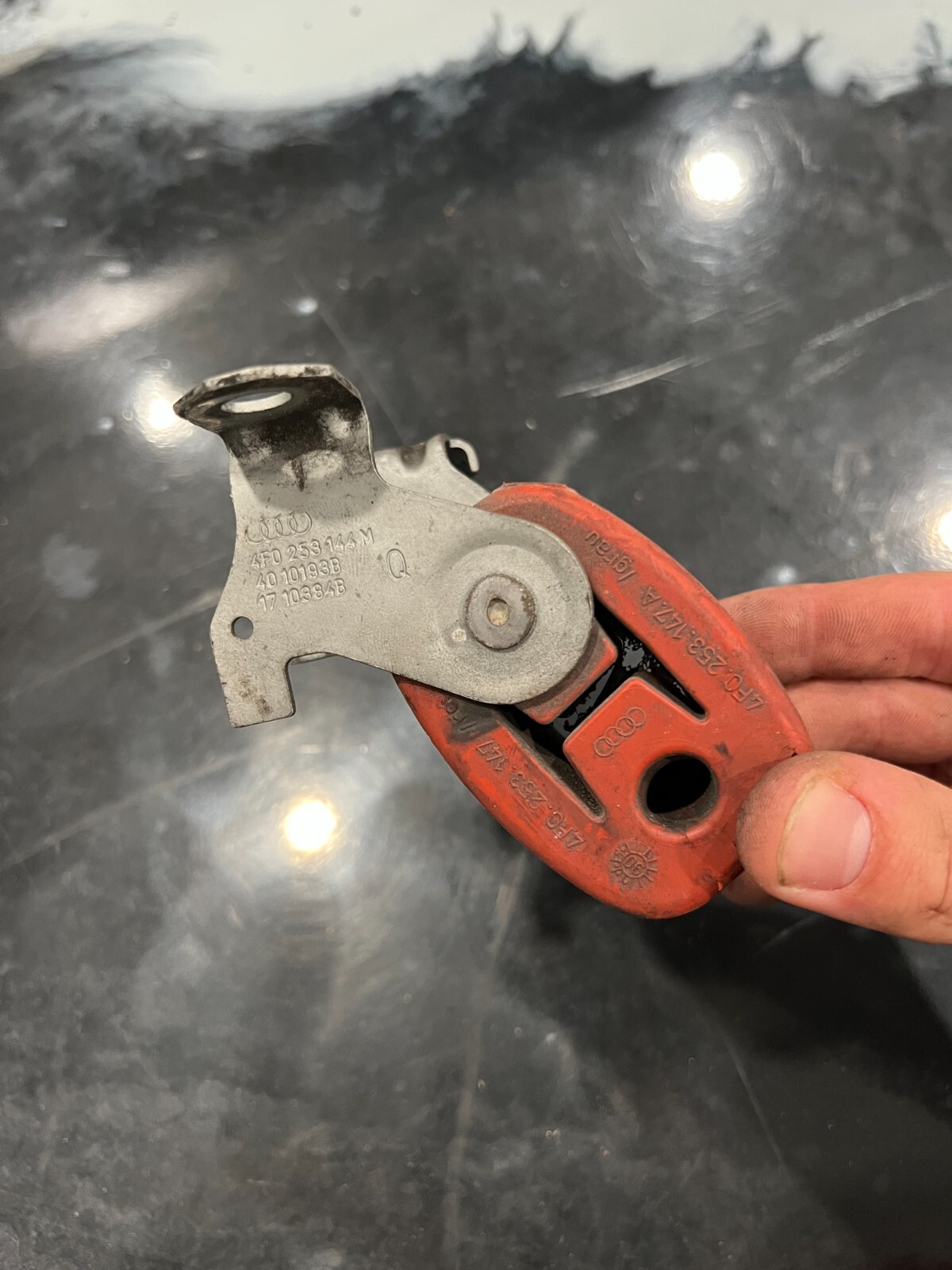 Exhaust Hanger 4F0253144M 2008 Audi S6 A6 4F0 253 144M / 4F0 253 144 M ...