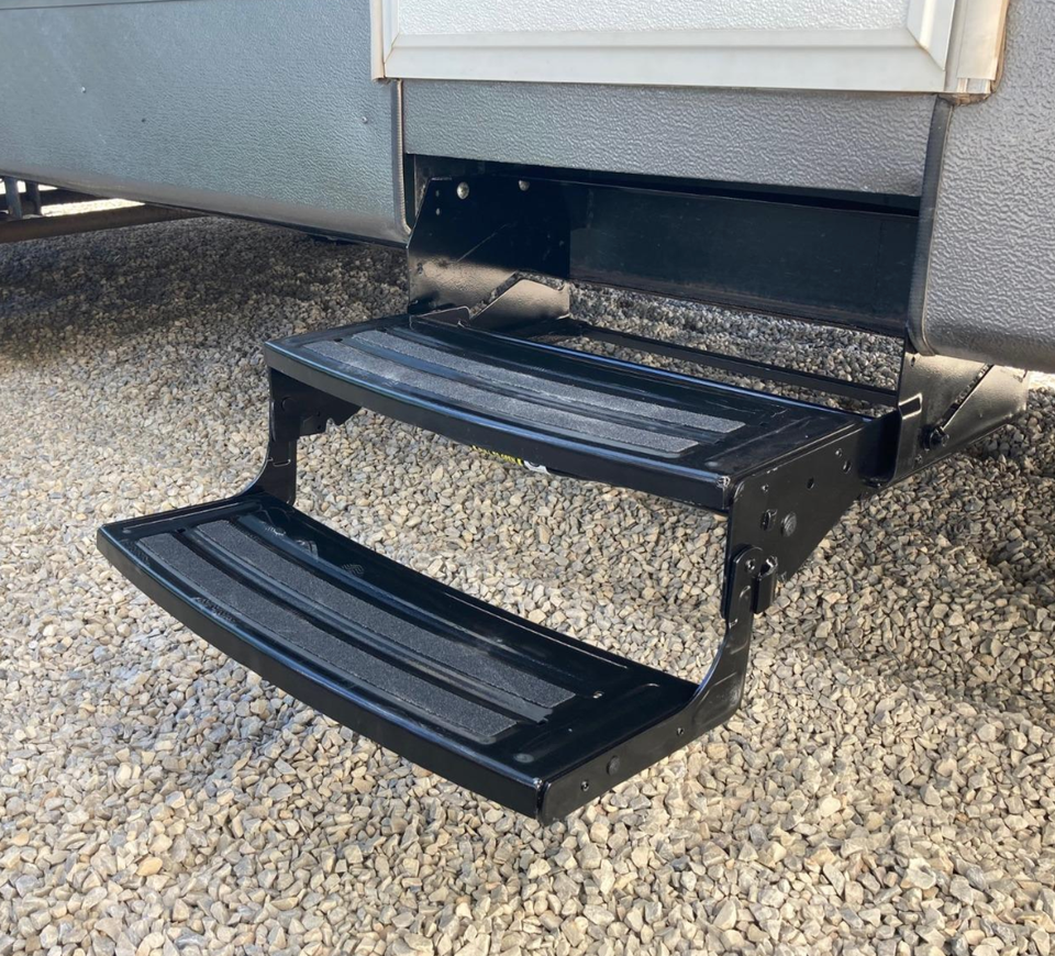 24" Steel RV Entry Steps Anti Slip Foldable Pull Out Step for Trailer ...