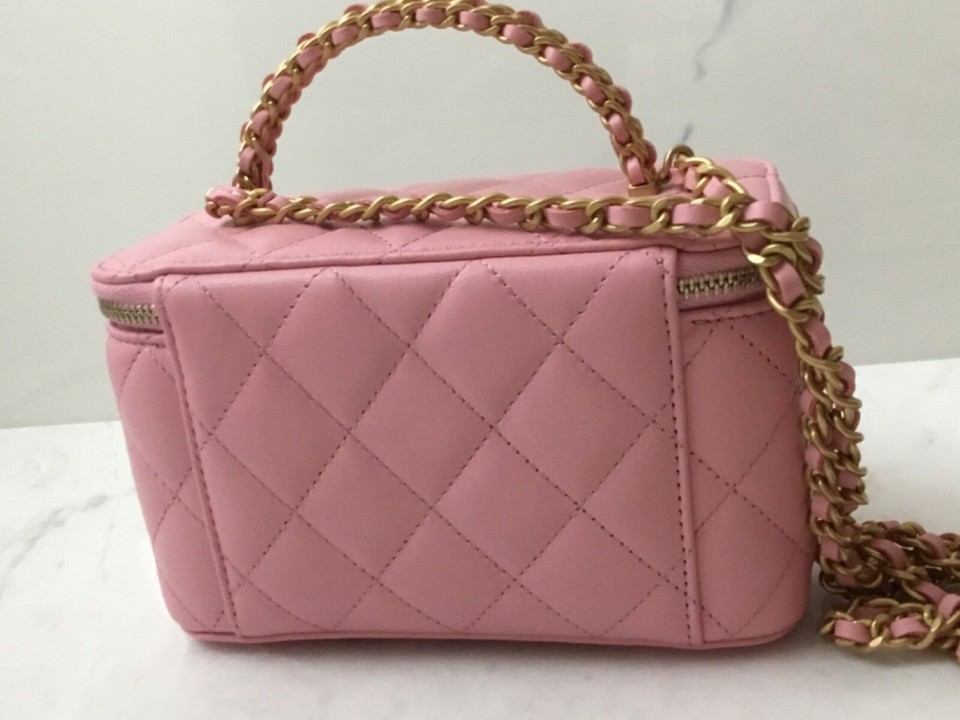 New CHANEL 22K Vanity Case Top Gold CHAIN Handle Barbie Pink Lambskin ...