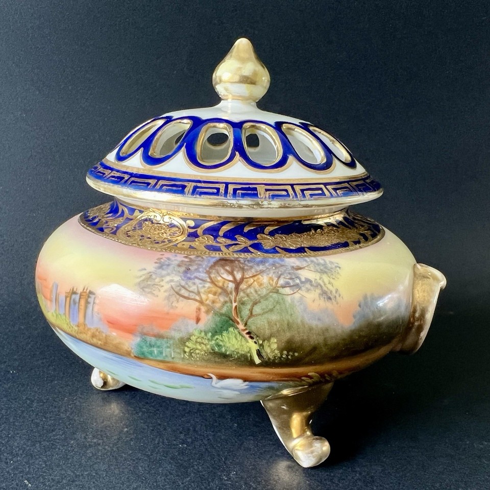 Pot-pourri ancien porcelaine Noritake Japon cygne 1930 Swan on lake at ...