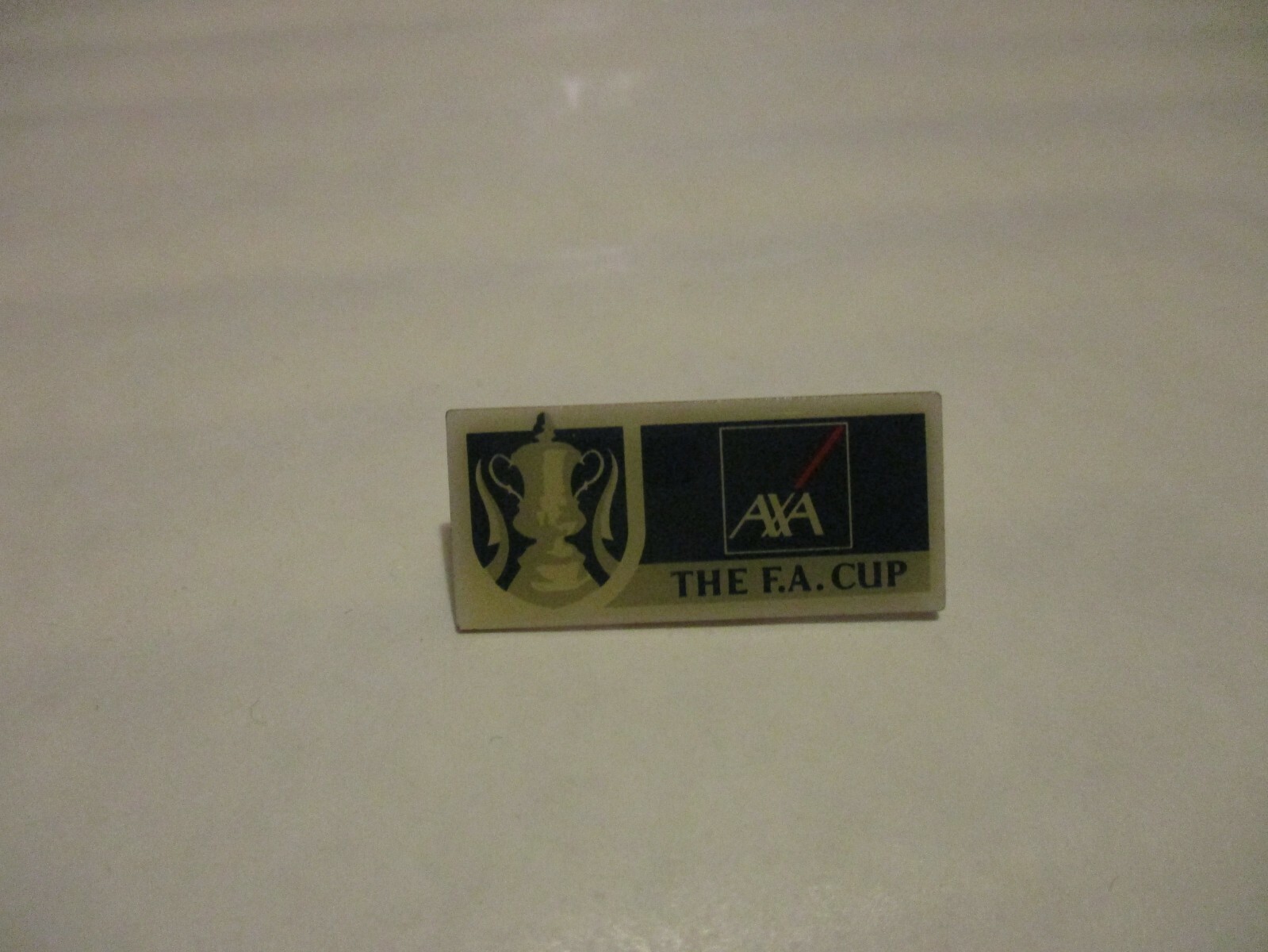 Classique Axa Fa Coupe Trophée Logo Émail Football Broche Badge | eBay