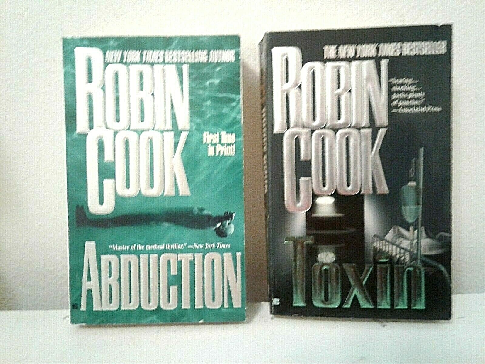 2 Robin Cook thrillers-Toxin & Abduction-paperbacks-free shipping ...