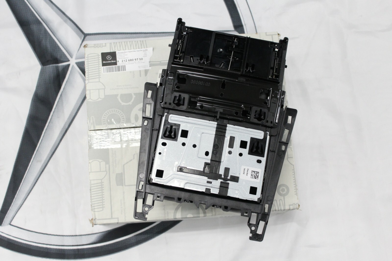 NEW Genuine Mercedes-Benz W212 E-Class Centre Console Storage Unit ...