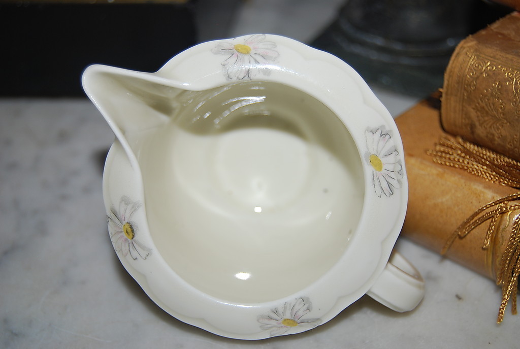 NICE VINTAGE HAVILAND LIMOGES FRANCE PORCELAIN CREAMER FLOWERS DAISY ...