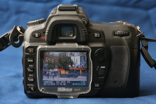 Nikon D80 10.2MP DSLR Camera with Zoom Lens, Batteries and Charger | eBay