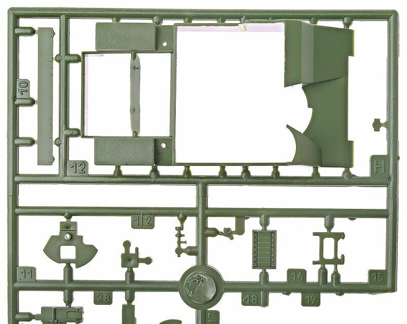 UNIMODELS UM 227 Plastic scale models kit 1:72 Armored troop-carrier M7 ...