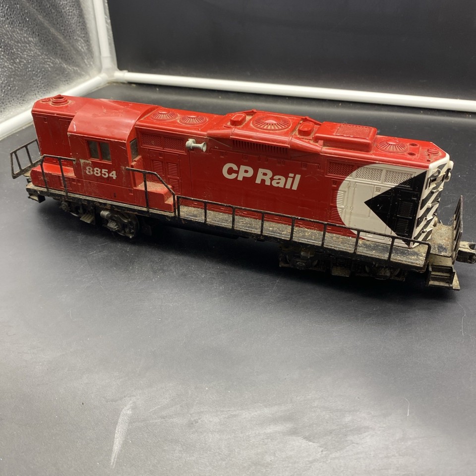 Lionel O/O27 1978/1979 CP Rail #8854 GP-9 diesel engine - Untested | eBay