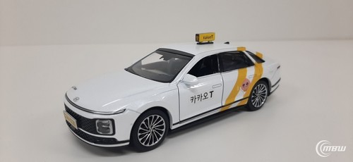 1/38 Hyundai, Grandeur GN7 (Azera) Korea Kakao taxi (Apeach) custom ...