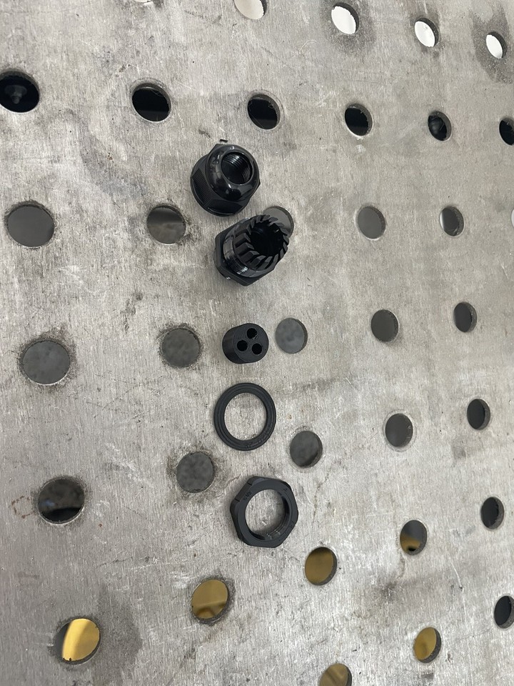 JSE 3 Wire Fuel Cell Electrical Bulkhead Fitting 10GA Wire Fuel Pump ...