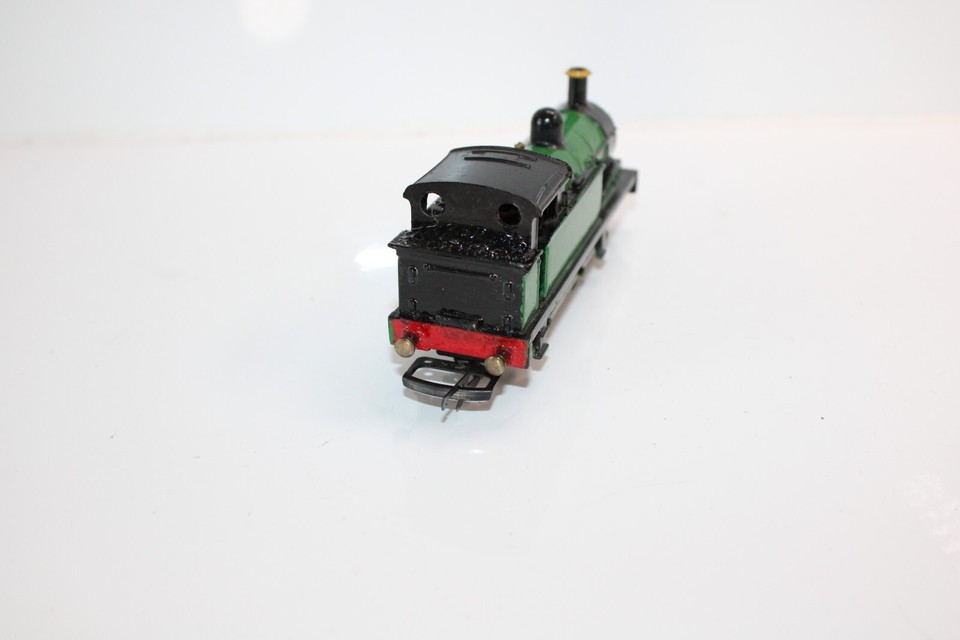 Hornby Dublo R1 Class 0-6-0T Steam Loco Repainted Green With No Decals ...