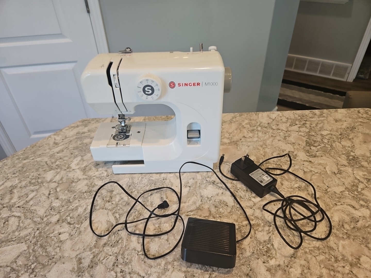 Singer M1000 Sewing Machine Portable Lite Sewing Machine New ...