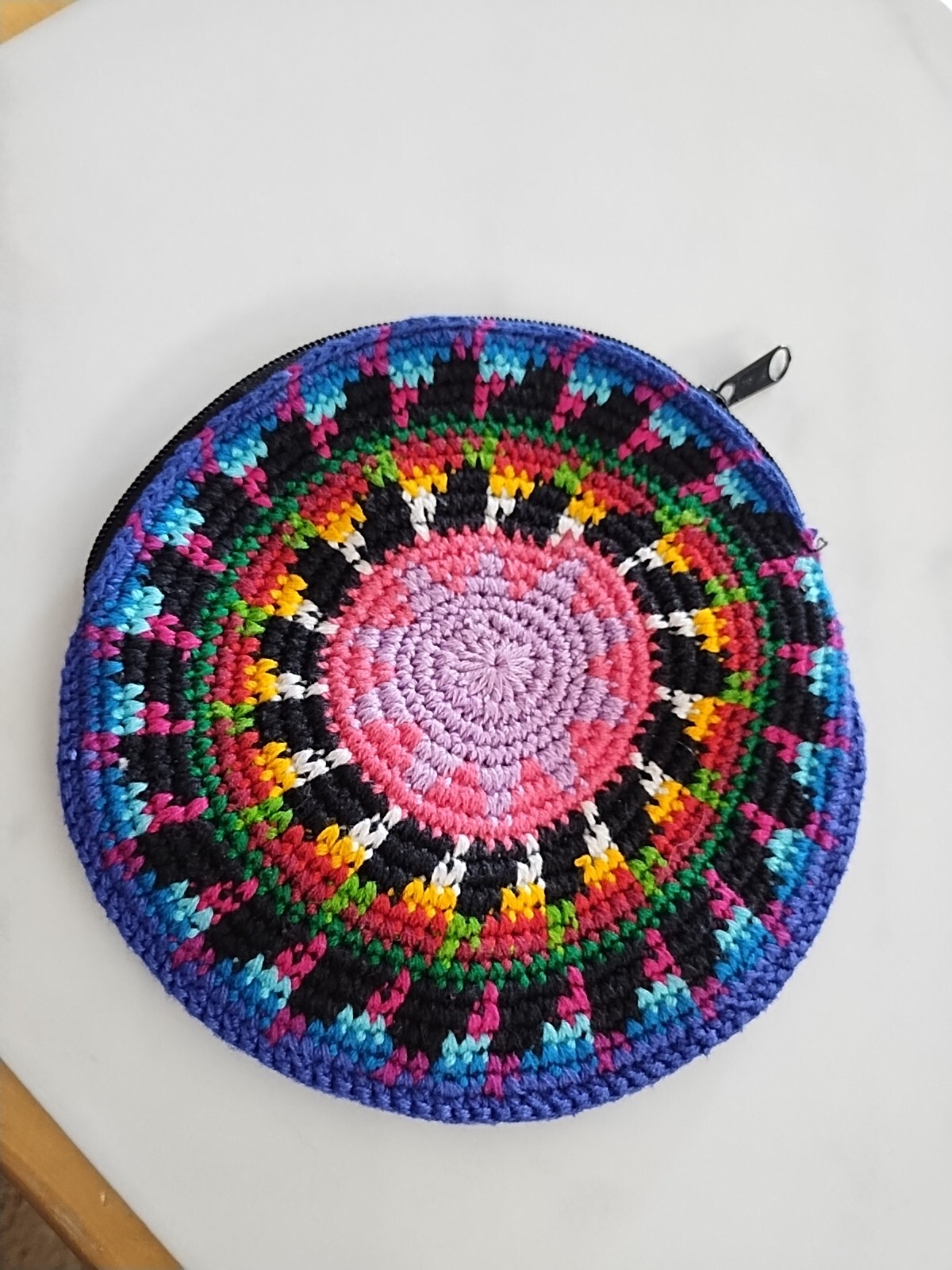 Vintage handmade round crocheted change purse Hackysa… - Gem