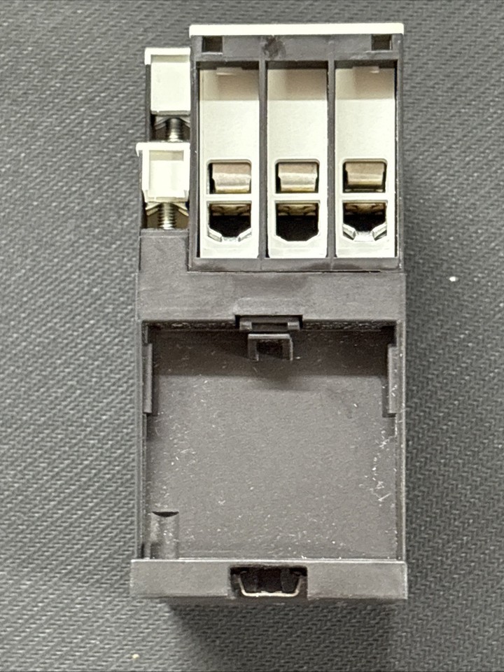 PREOWNED, Great Condition- Eaton DIL M32-10 XTCE032C10 250VDC 40A Aux ...