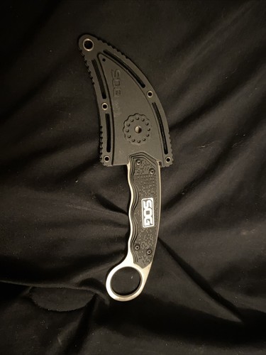 SOG Gambit Sheepsfoot Satin Fixed Blade Black Handle Finger Ring Knife ...