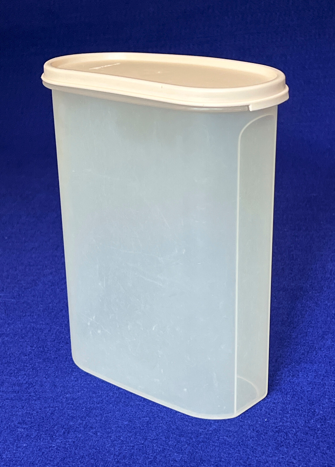 Tupperware Modular Mate Oval 4 #1614 (9 3/4 Cup) with Ivory Rose Seal ...