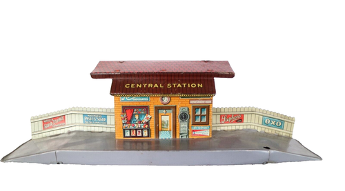 AC4286: Vintage Distler 0 Gauge Station on Platform | eBay