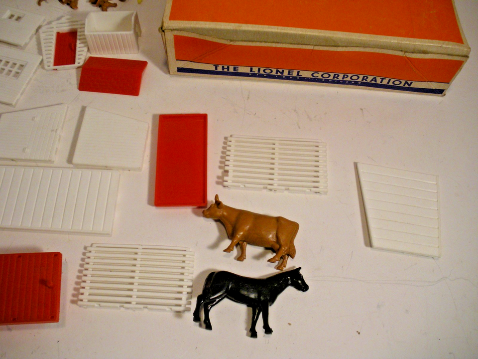 Vintage Lionel O Guage Train Trackside Scenery Barnyard Set Parts w/Box ...