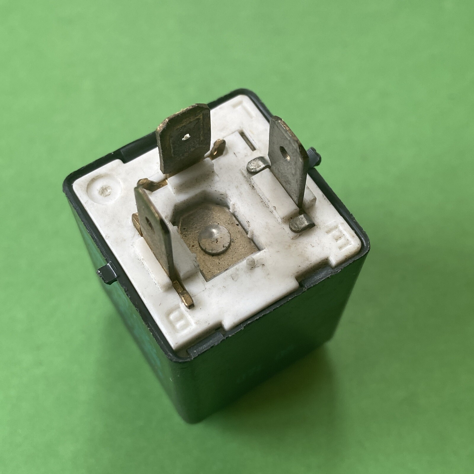 TOYOTA MK2 MR2 INDICATOR HAZZARD FLASHER 3 PIN RELAY 81980-12070 | eBay