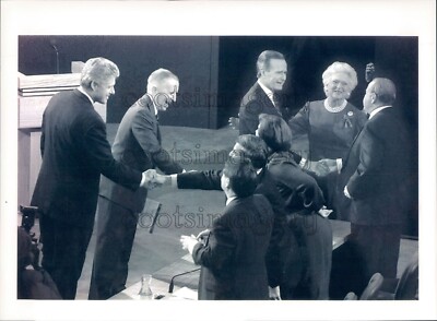 1992 Press Photo B Clinton Ross Perot George HW Bush Talk to Panelists ...