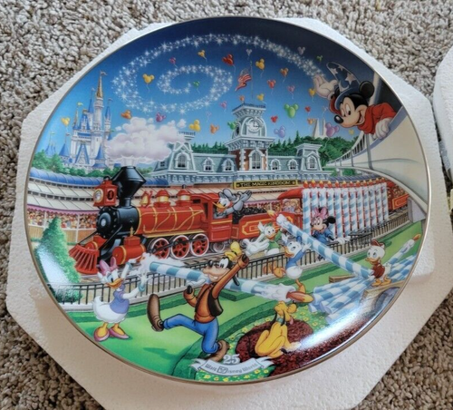 Walt Disney World 25th Anniversary Plate “All Aboard for Fun” MIB w ...