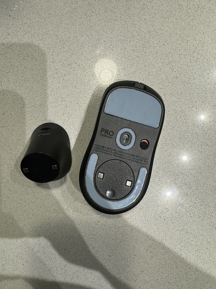 Logitech G PRO X Superlight 2 Wireless Gaming Mouse + Wireless Charger ...