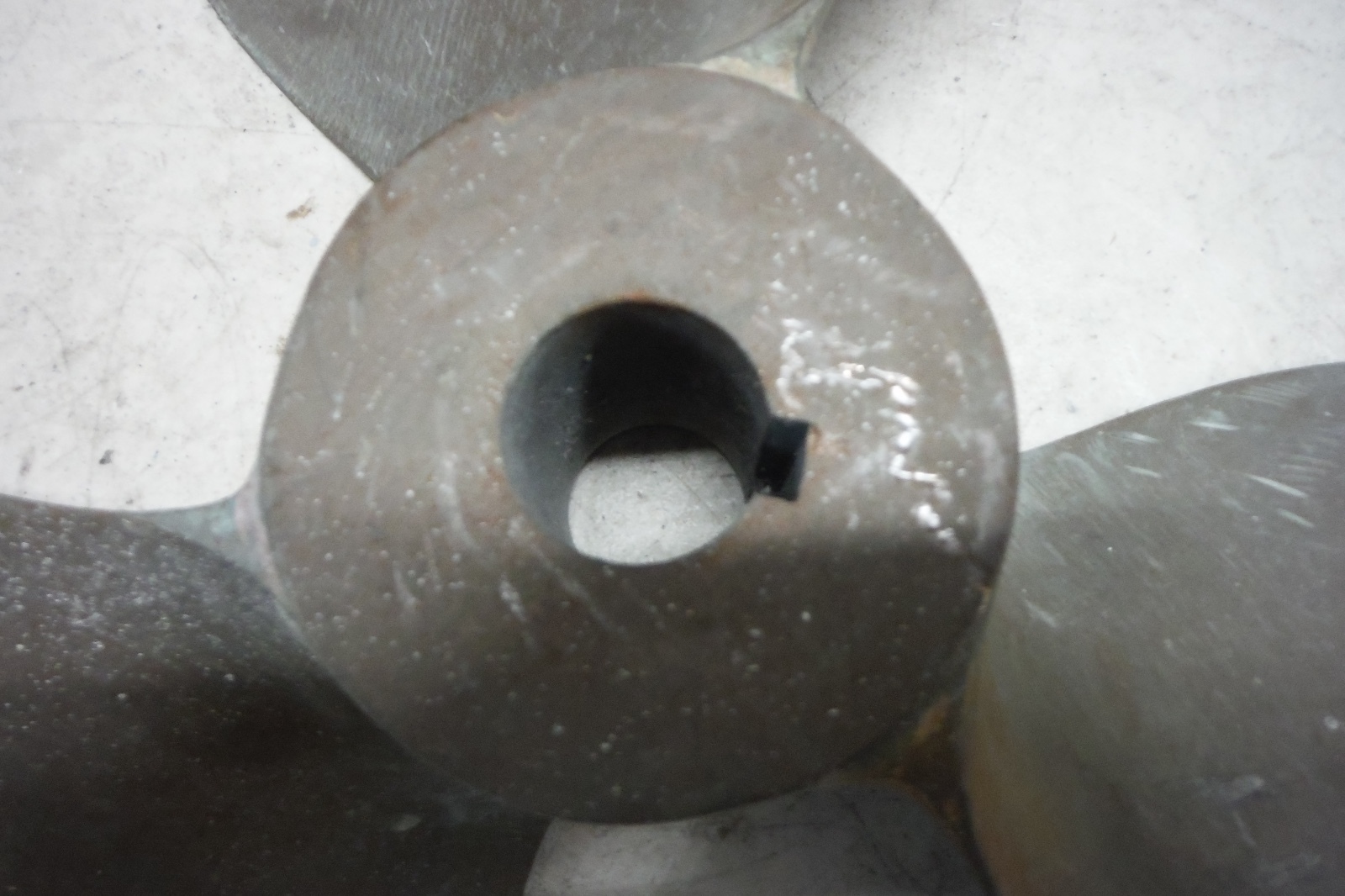 27 X 23 BRONZE 3 Blade LH Propeller 1-1/2” Bore Prop Inboard Wheel ...