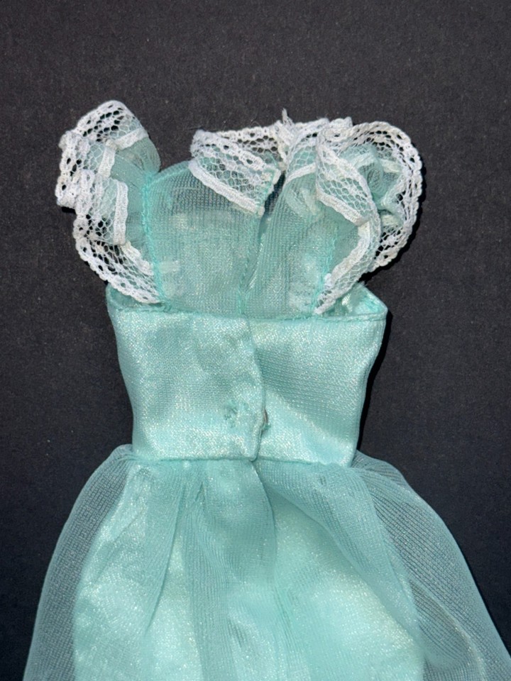 VINTAGE BARBIE GET UPS N GO #9151 MINT DRESS and APRON | eBay
