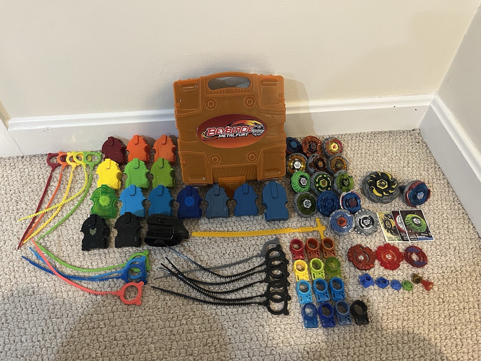 Beyblade Metal Fury Lot + Beylocker | eBay