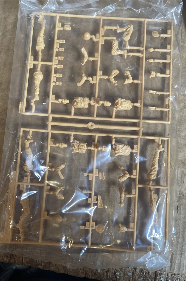 DML Soviet VDV Air Assault Force Model Kit 3003 1/35 Figures Only | eBay