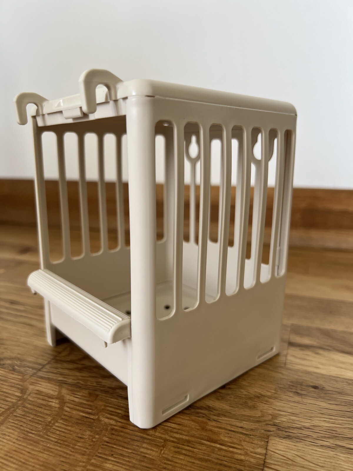 4x Plastic Canary / Finch Nest Pans Bird Nest Box For External or ...