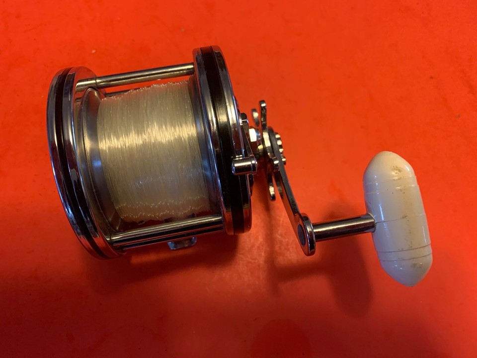 VINTAGE PENN SENATOR 110 1/0 FISHING REEL WITH THE ORIGINAL BLUE AND ...