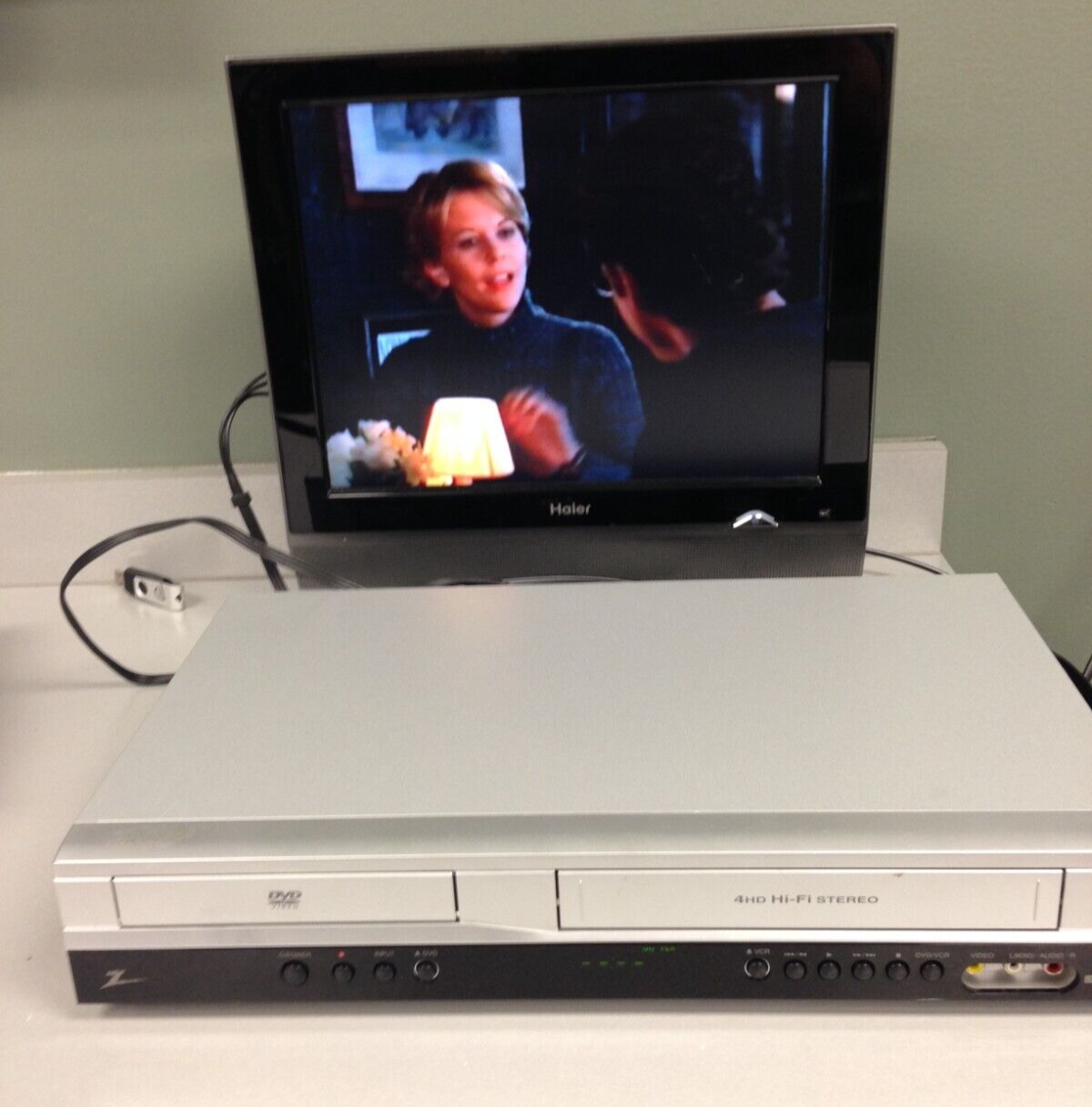 Zenith XBV713 VCR/DVD Combo Player VHS Recorder 4HD Hi-Fi Stereo (2) | eBay
