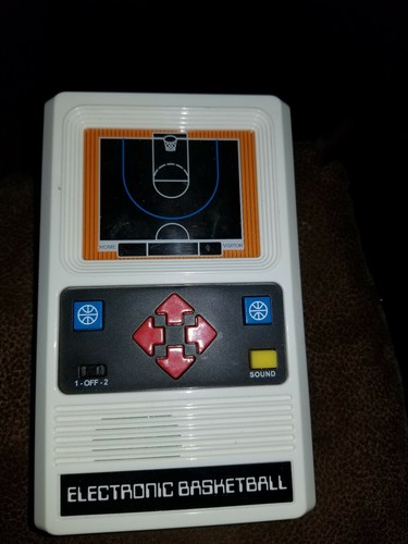 VINTAGE MATTEL ELECTRONICS BASKETBALL HANDHELD GAME 1F | eBay